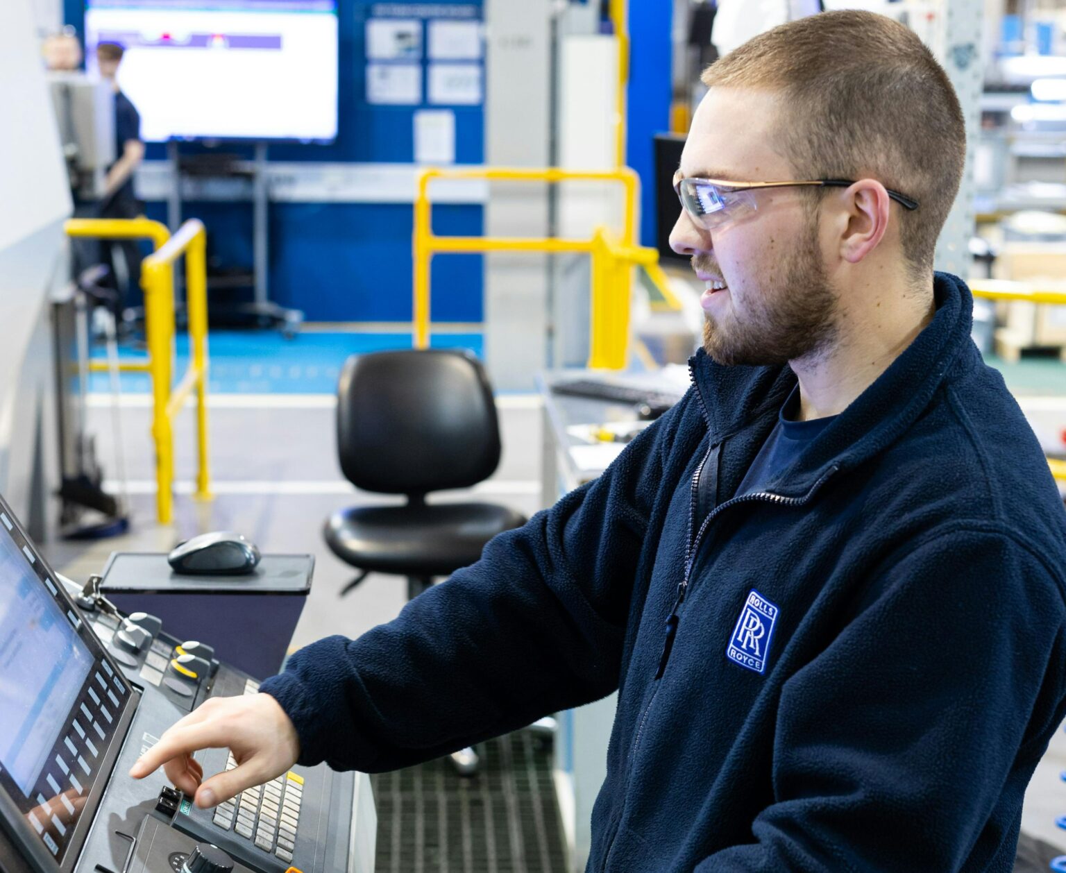 Applications for Rolls-Royce Apprenticeship and Graduate schemes 2025 ...